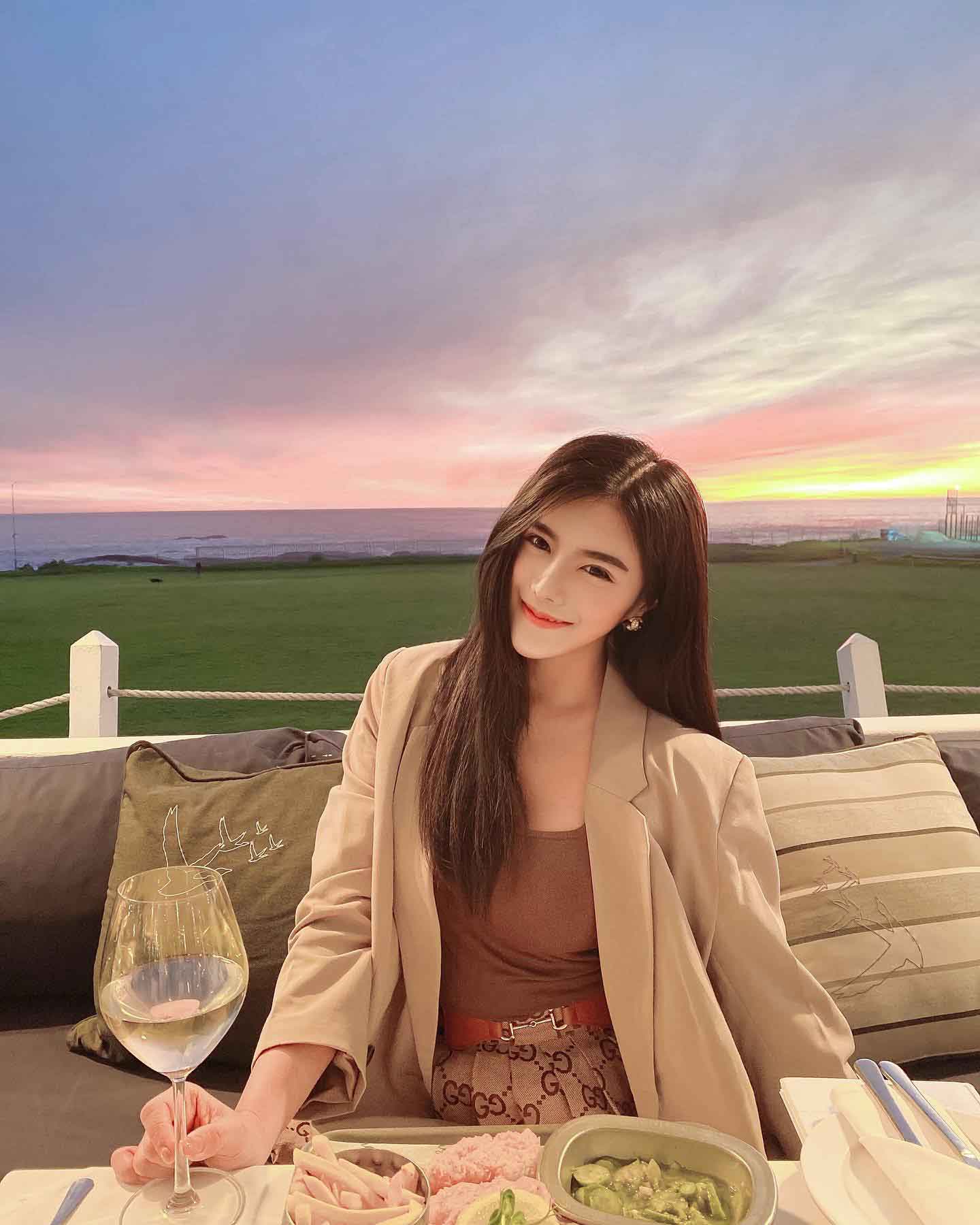 น้อง Chompoopear สาวสวย ตาคม No1 Twitter - OnlyfansTH